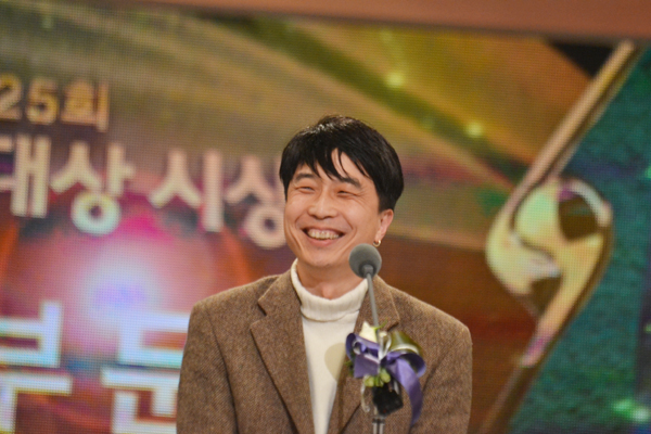 PD대상, '프로그램을 만드는 사람들' - 스타연예 - KBS연예