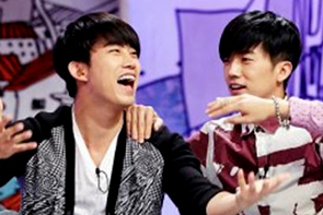 2PM 숙소, 우영은 괴로워 - 스타연예 - KBS연예