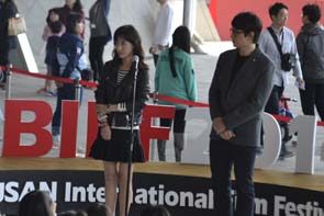 [BIFF] 송일국, 도지원 '현기증' 나는 영화제 - 스타연예 - KBS연예