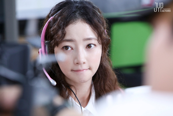 송하윤 울고 웃고 응원한 시간들 - 스타연예 - KBS연예