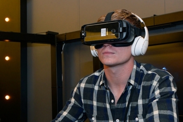 “미래 극장의 모습은?” CJ CGV, 2018시네마’ 참가 - 스타연예 - KBS연예