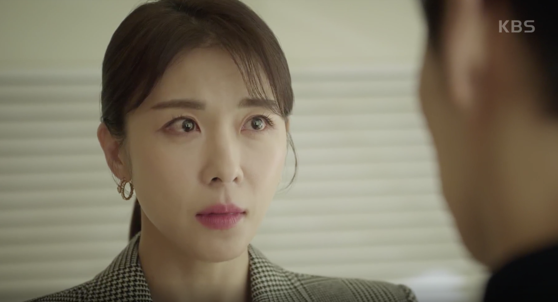 [커튼콜] “나한테 잘해준 거 전부 다 가짜였어?” 발끈하는 하지원에 강하늘 “진짜였어요” 진심 호소 - 스타연예 - KBS연예