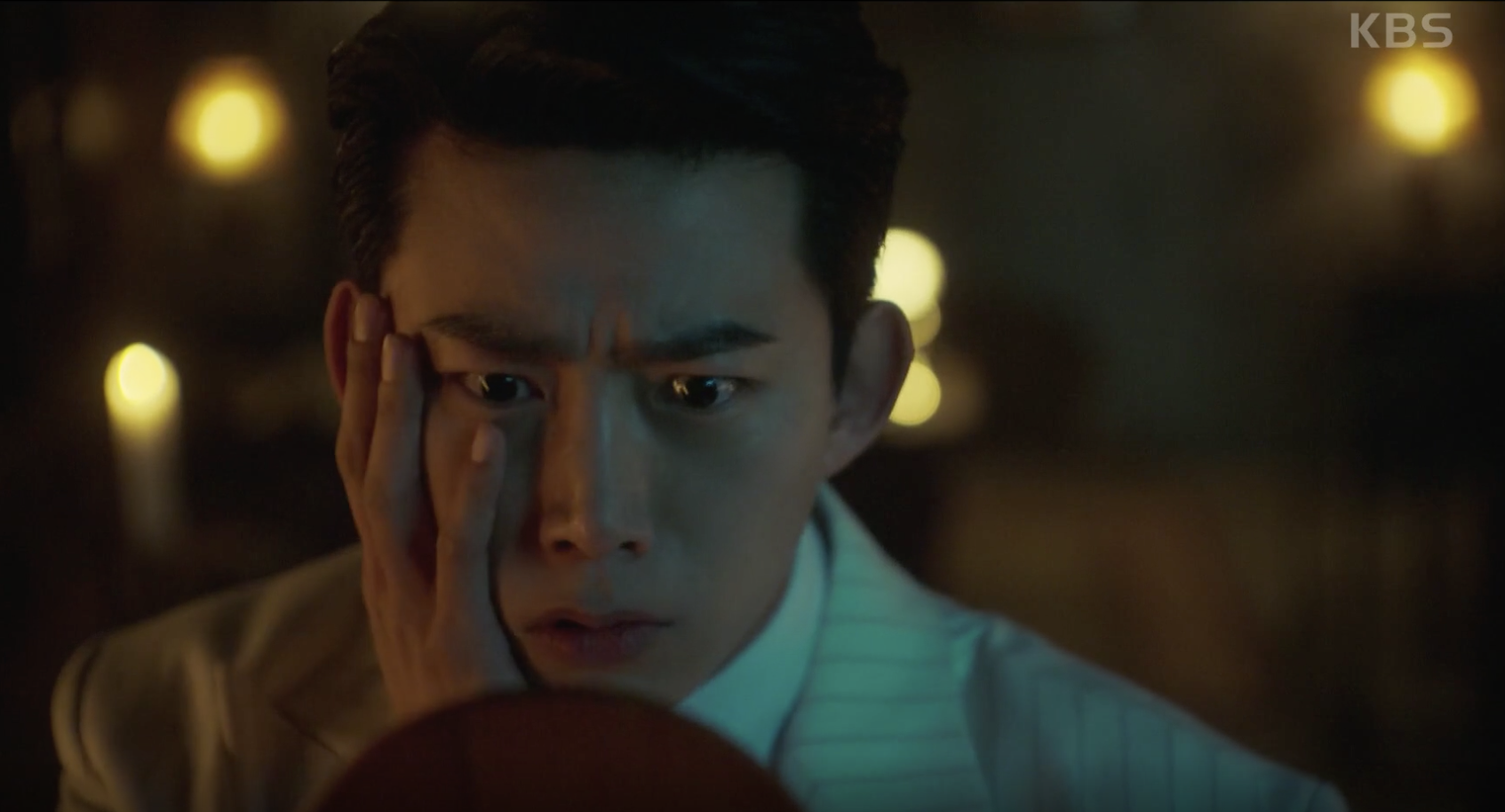 [가슴이 뛴다] 인간 D-day 1일 앞두고 99년 364일만에 깨어난 뱀파이어 옥택연 - 스타연예 - KBS연예