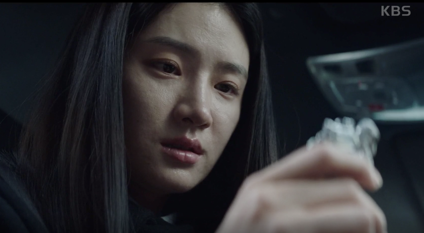 [완벽한 가족] 아빠 김병철 차에서 실종된 최예빈 키링 발견하는 박주현 “이게 왜 여기에...?” - 스타연예 - KBS연예