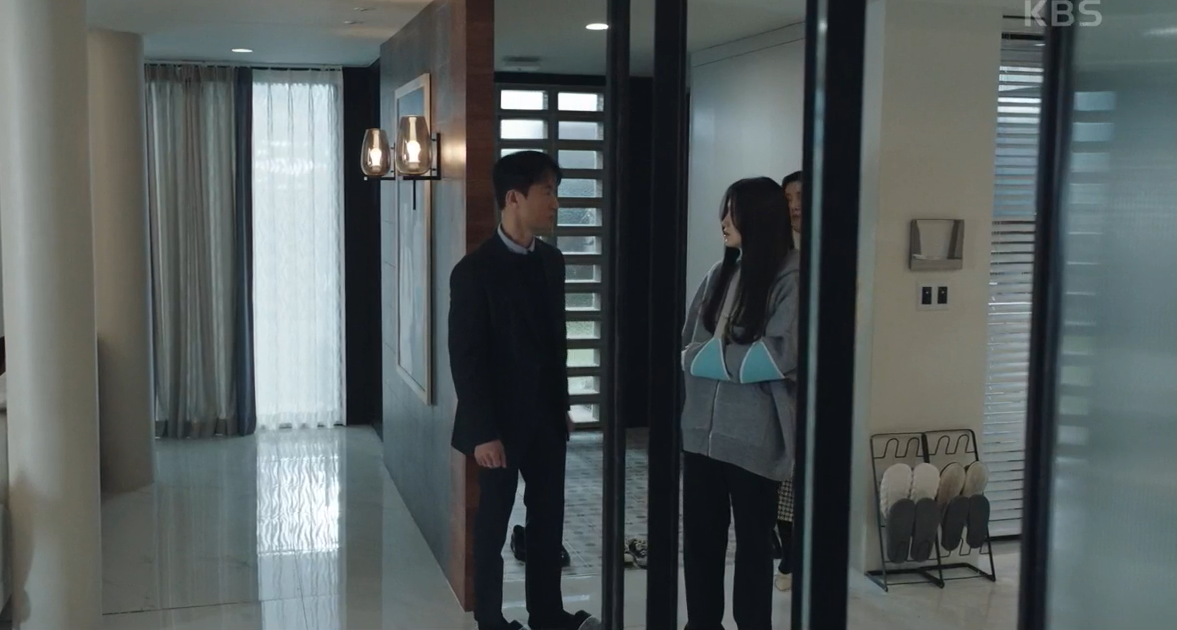 '완벽한 가족' 김병철, 최예빈 살인 용의자로 체포 - 스타연예 - KBS연예