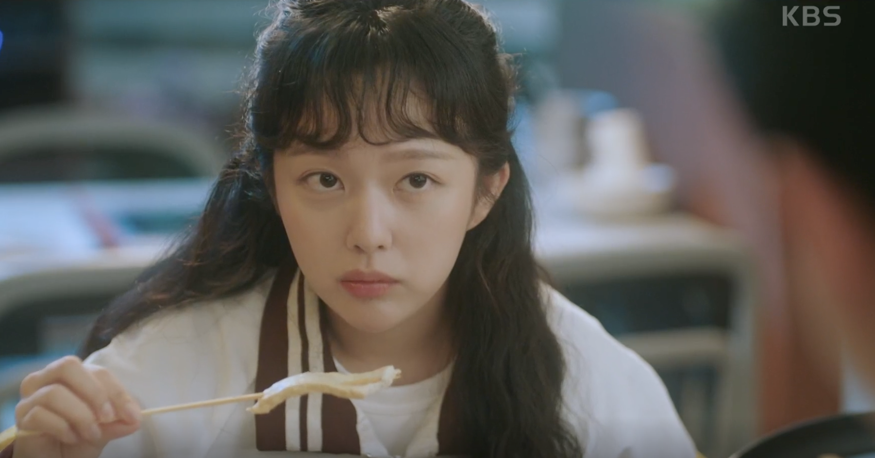 [수상한 그녀] “최소 환갑은 돼야 남자로 보여” 충격적인 정지소 이상형에 물 뿜는 진영 - 스타연예 - KBS연예