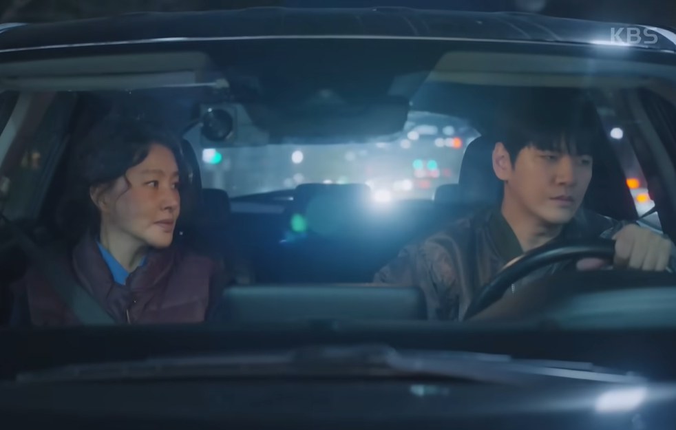 [다리미 패밀리] 어머니 박지영에 수갑 채운 김현준 ”나보고 엄마 감옥에 처넣으라는 거냐“ - 스타연예 - KBS연예