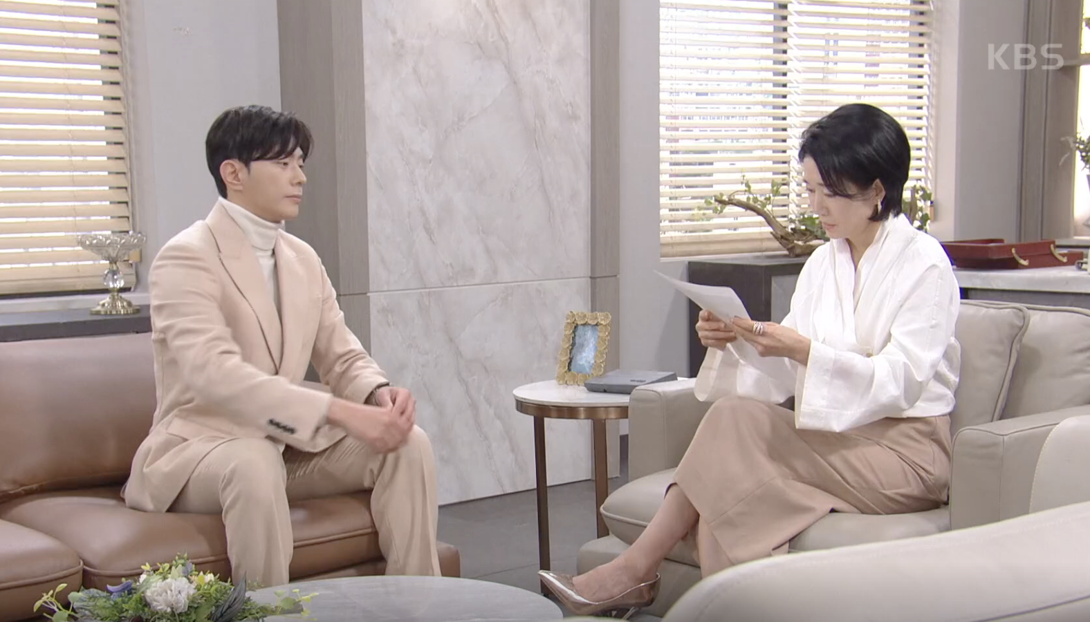 [신데렐라 게임] 김건우 DNA 감식 결과 친손자 확인한 나영희 “빨리 데려와야지…!” - 스타연예 - KBS연예