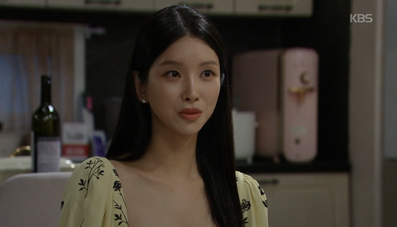 [친밀한 리플리] “곧 프러포즈 받을 것 같아” 이시아 연애사에 열등감 느끼는 이효나, 남자 친구에게 접근 - 스타연예 - KBS연예