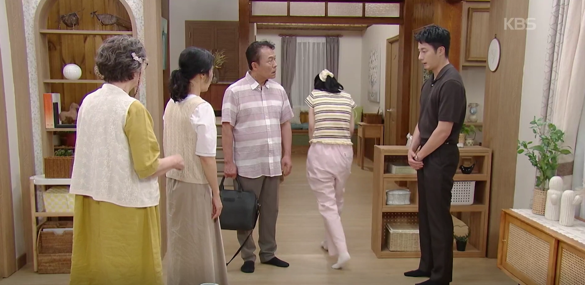 [화려한 날들] 집에 돌아온 정일우를 보고 놀라는 천호진 “여기가 어디라고 네 맘대로 들어와” - 스타연예 - KBS연예